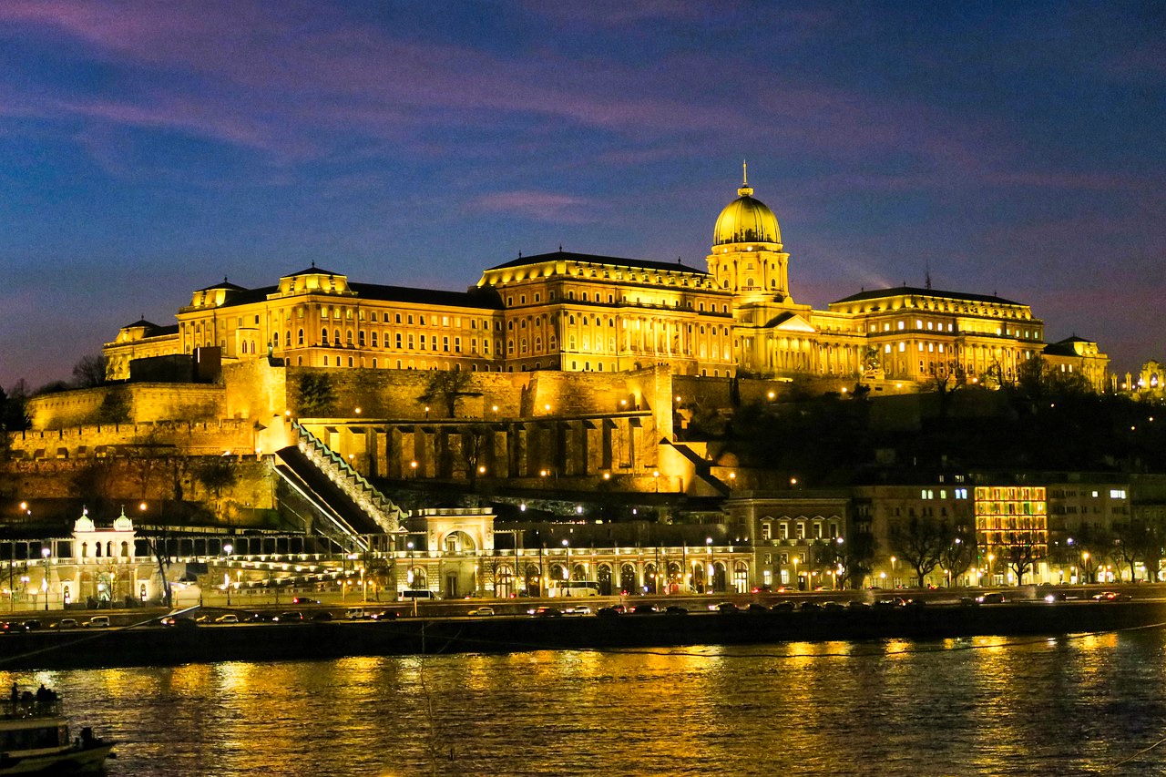 Budapest mit den Stadtteilen Buda und Pest
